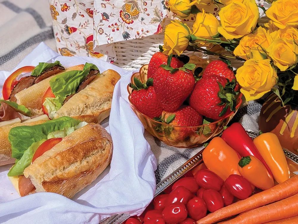 How to Pack the Perfect Summer Picnic